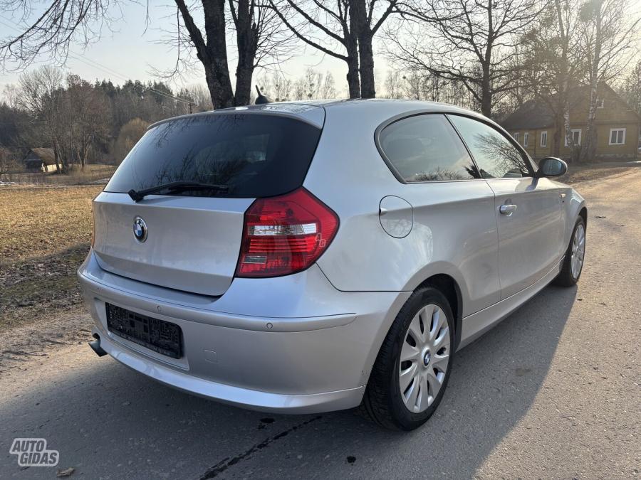 Pelēks BMW 120 2007 Varėna, ar dzinēja tilpumu 2.00 L un nobraukumu 193 tūkst. km par 4900 €, foto 4 vietnē AUTOMOTO.COM.LV