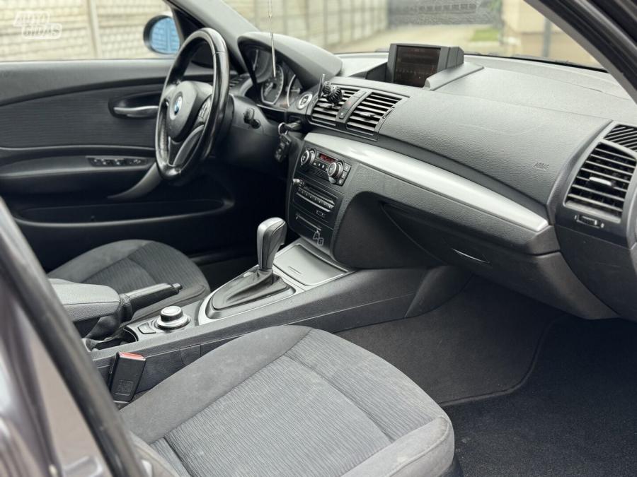 Pelēks BMW 120 2007 Kauņa, ar dzinēja tilpumu 2.00 L un nobraukumu 263 tūkst. km par 3850 €, foto 11 vietnē AUTOMOTO.COM.LV