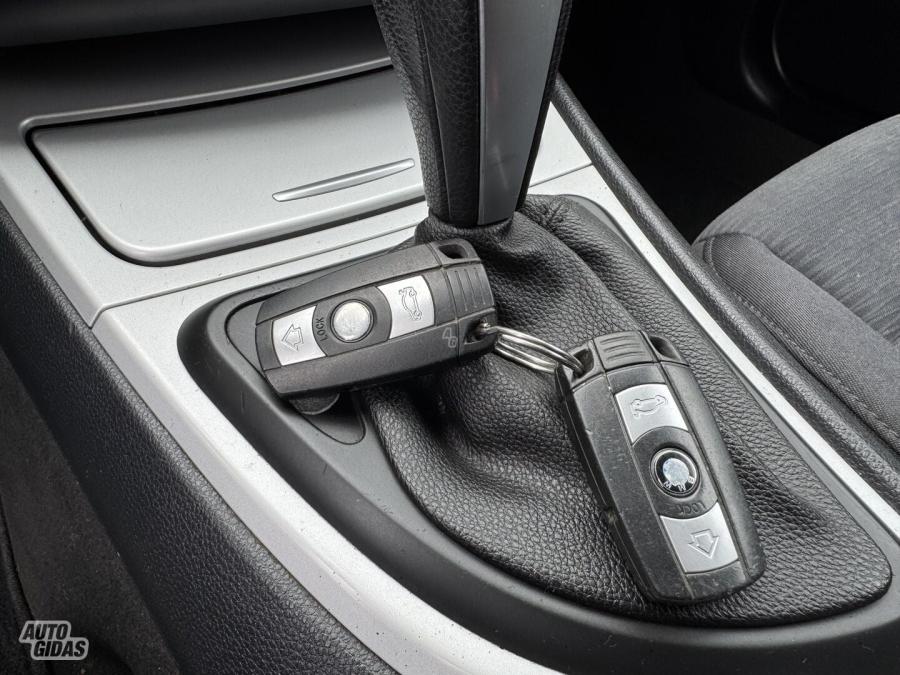 Grey BMW 120 2007 in Kaunas, with an engine capacity of 2.00 L and mileage of 263 thousand km for 3999 €, photo 10 on AUTOMOTO.COM.LV