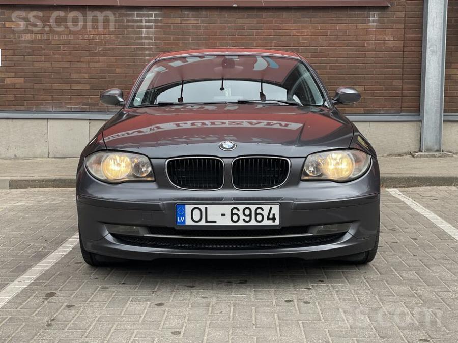 Grey BMW 120 2007 in Riga, with an engine capacity of 2.00 L and mileage of 302 thousand km for 4025 €, photo 4 on AUTOMOTO.COM.LV