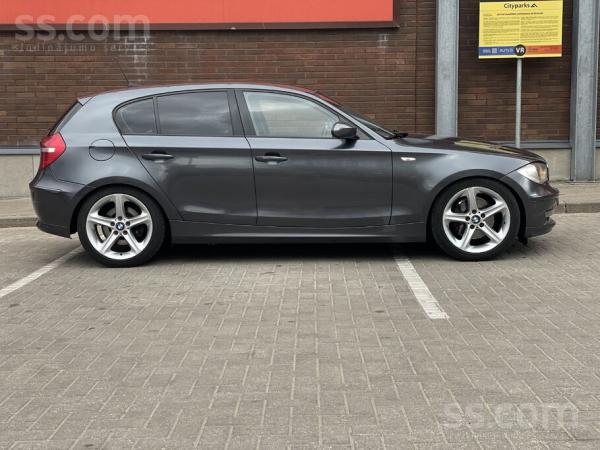 Grey BMW 120 2007 in Riga, with an engine capacity of 2.00 L and mileage of 302 thousand km for 4025 €, photo 5 on AUTOMOTO.COM.LV