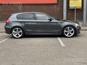 Grey BMW 120 2007 in Riga, with an engine capacity of 2.00 L and mileage of 302 thousand km for 4025 €, photo 6 on AUTOMOTO.COM.LV