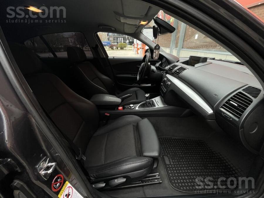 Grey BMW 120 2007 in Riga, with an engine capacity of 2.00 L and mileage of 302 thousand km for 4025 €, photo 13 on AUTOMOTO.COM.LV