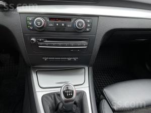 Grey BMW 120 2007 in Riga, with an engine capacity of 2.00 L and mileage of 302 thousand km for 4025 €, photo 18 on AUTOMOTO.COM.LV