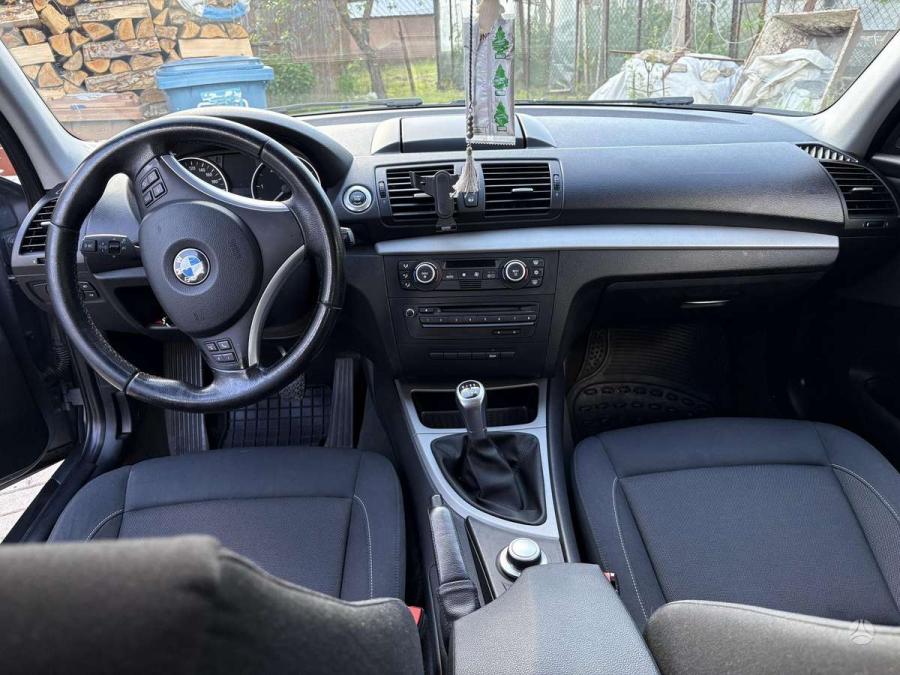 Grey BMW 120 2007 in Rokiskis, with an engine capacity of 2.00 L and mileage of 324 thousand km for 2900 €, photo 3 on AUTOMOTO.COM.LV