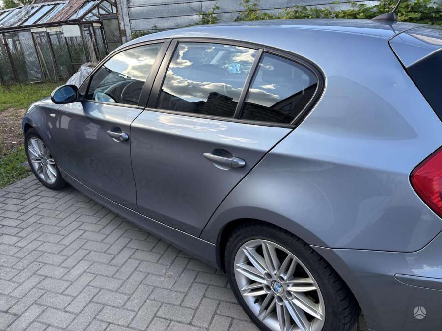 Grey BMW 120 2007 in Rokiskis, with an engine capacity of 2.00 L and mileage of 324 thousand km for 2900 €, photo 7 on AUTOMOTO.COM.LV