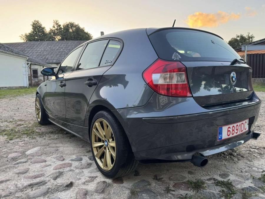 Pelēks BMW 120 2007 Kaišiadorys, ar dzinēja tilpumu 2.00 L un nobraukumu 228 tūkst. km par 3800 €, foto 7 vietnē AUTOMOTO.COM.LV