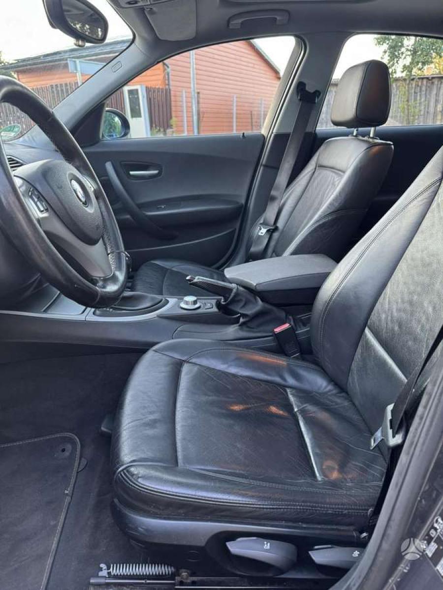 Pelēks BMW 120 2007 Kaišiadorys, ar dzinēja tilpumu 2.00 L un nobraukumu 228 tūkst. km par 3800 €, foto 10 vietnē AUTOMOTO.COM.LV