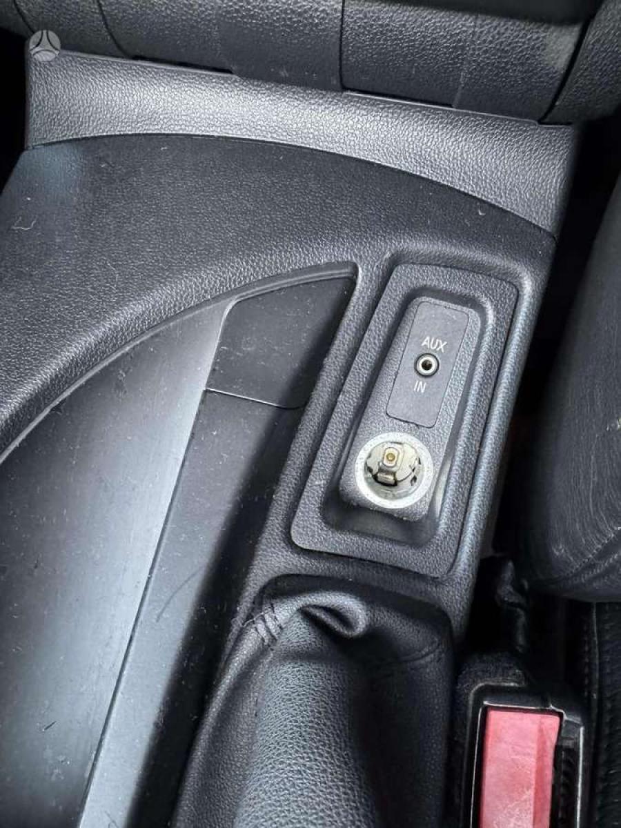Pelēks BMW 120 2007 Kaišiadorys, ar dzinēja tilpumu 2.00 L un nobraukumu 228 tūkst. km par 3800 €, foto 19 vietnē AUTOMOTO.COM.LV