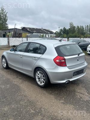 Pelēks BMW 120 2007 Daugavpils, ar dzinēja tilpumu 2.00 L un nobraukumu 199 tūkst. km par 4650 €, foto 4 vietnē AUTOMOTO.COM.LV