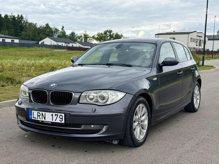 Grey BMW 120 2007 in Vilnius, with an engine capacity of 2.00 L and mileage of 300 thousand km for 3150 €, photo 7 on AUTOMOTO.COM.LV