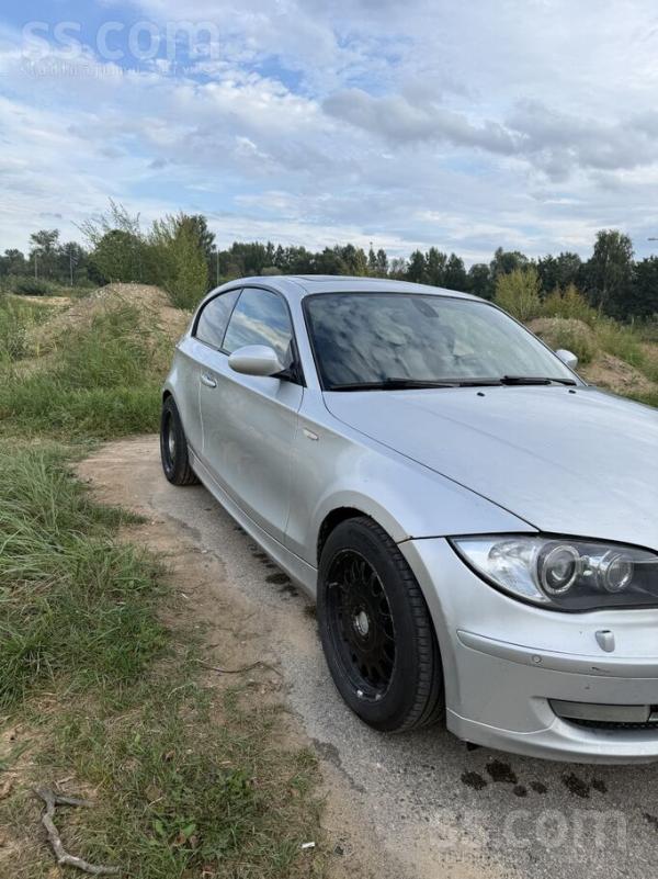 Pelēks BMW 120 2007 Rīga, ar dzinēja tilpumu 2.00 L un nobraukumu 394 tūkst. km par 3113 €, foto 4 vietnē AUTOMOTO.COM.LV