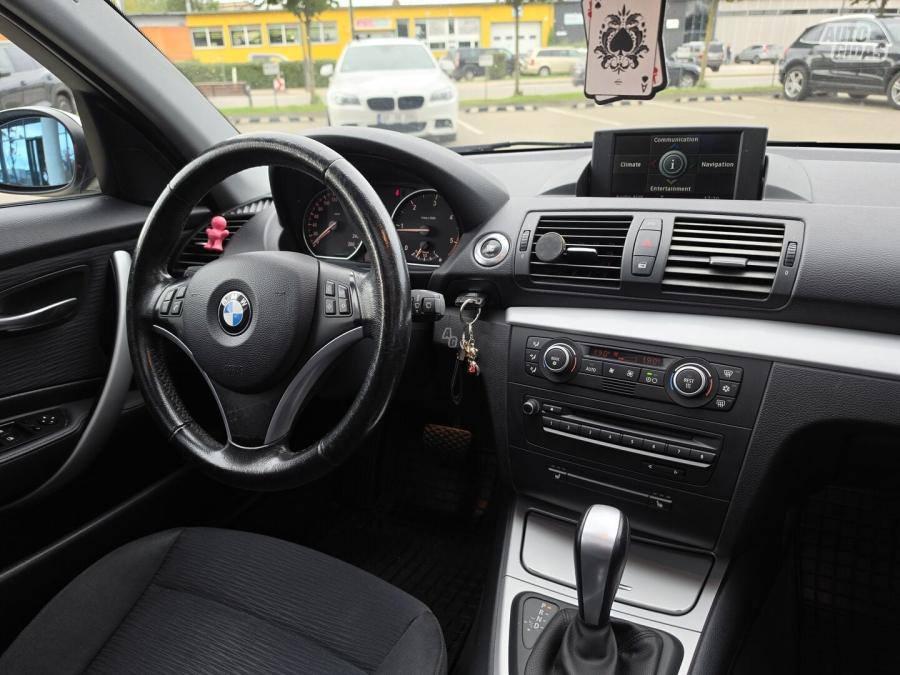 Grey BMW 120 2007 in Kaunas, with an engine capacity of 2.00 L and mileage of 282 thousand km for 4150 €, photo 13 on AUTOMOTO.COM.LV
