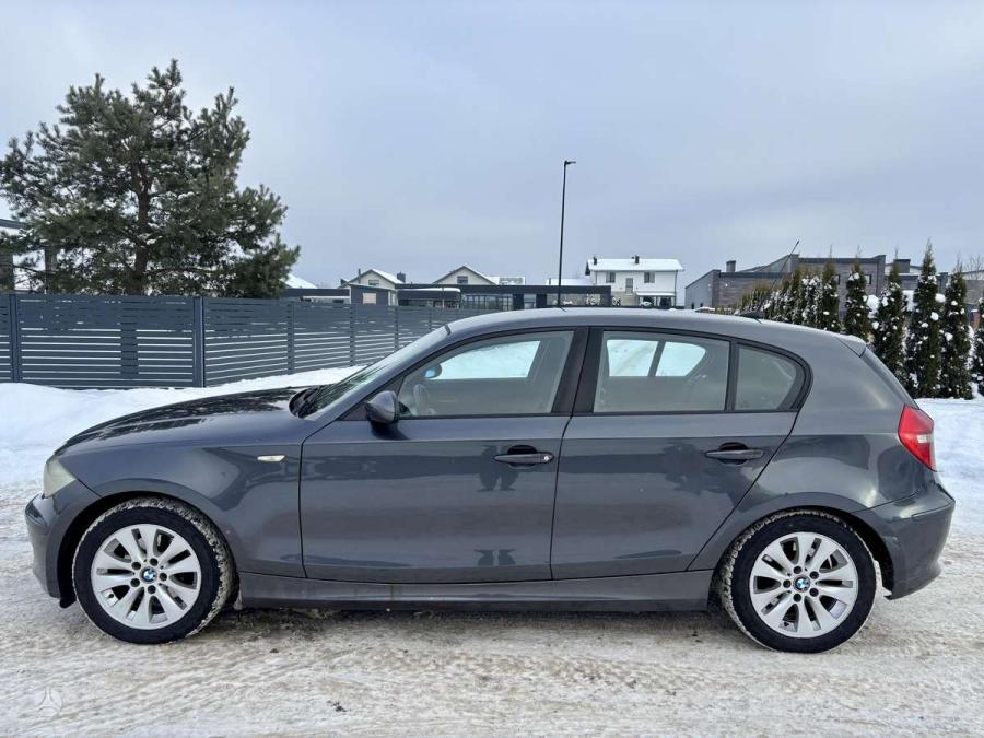 Grey BMW 120 2008 in Vilnius, with an engine capacity of 2.00 L and mileage of 250 thousand km for 2900 €, photo 2 on AUTOMOTO.COM.LV