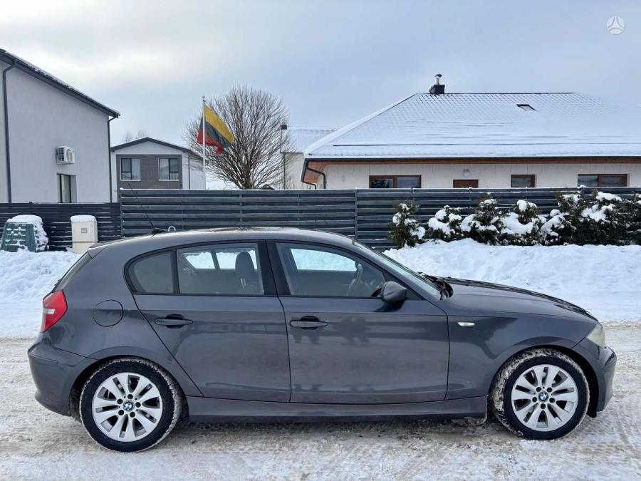 Grey BMW 120 2008 in Vilnius, with an engine capacity of 2.00 L and mileage of 250 thousand km for 2900 €, photo 6 on AUTOMOTO.COM.LV
