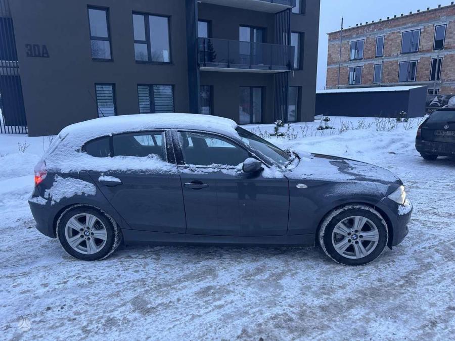 Grey BMW 120 2008 in Kaunas, with an engine capacity of 2.00 L and mileage of 252 thousand km for 2850 €, photo 4 on AUTOMOTO.COM.LV