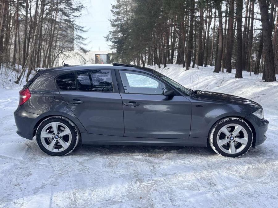 Grey BMW 120 2008 in Vilnius, with an engine capacity of 2.00 L and mileage of 360 thousand km for 3999 €, photo 6 on AUTOMOTO.COM.LV