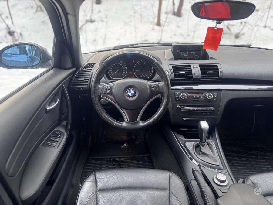 Grey BMW 120 2008 in Vilnius, with an engine capacity of 2.00 L and mileage of 360 thousand km for 3999 €, photo 14 on AUTOMOTO.COM.LV