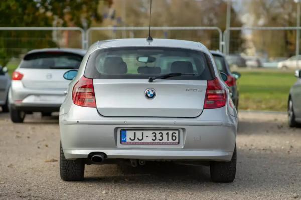 Grey BMW 120 2008 in Liepaja, with an engine capacity of 2.00 L and mileage of 308 thousand km for 4850 €, photo 3 on AUTOMOTO.COM.LV