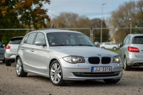 Grey BMW 120 2008 in Liepaja, with an engine capacity of 2.00 L and mileage of 308 thousand km for 4850 €, photo 5 on AUTOMOTO.COM.LV