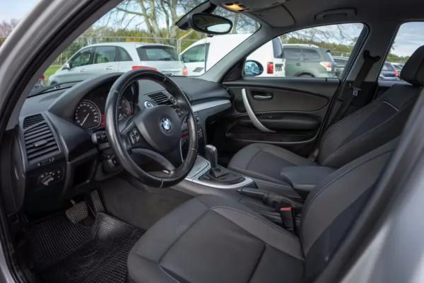 Grey BMW 120 2008 in Liepaja, with an engine capacity of 2.00 L and mileage of 308 thousand km for 4850 €, photo 9 on AUTOMOTO.COM.LV