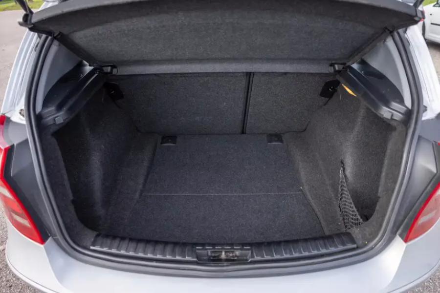 Pelēks BMW 120 2008 Liepāja, ar dzinēja tilpumu 2.00 L un nobraukumu 308 tūkst. km par 4850 €, foto 12 vietnē AUTOMOTO.COM.LV