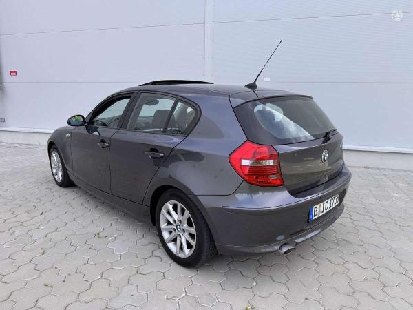 Pelēks BMW 120 2008 Viļņa, ar dzinēja tilpumu 2.00 L un nobraukumu 265 tūkst. km par 4490 €, foto 4 vietnē AUTOMOTO.COM.LV
