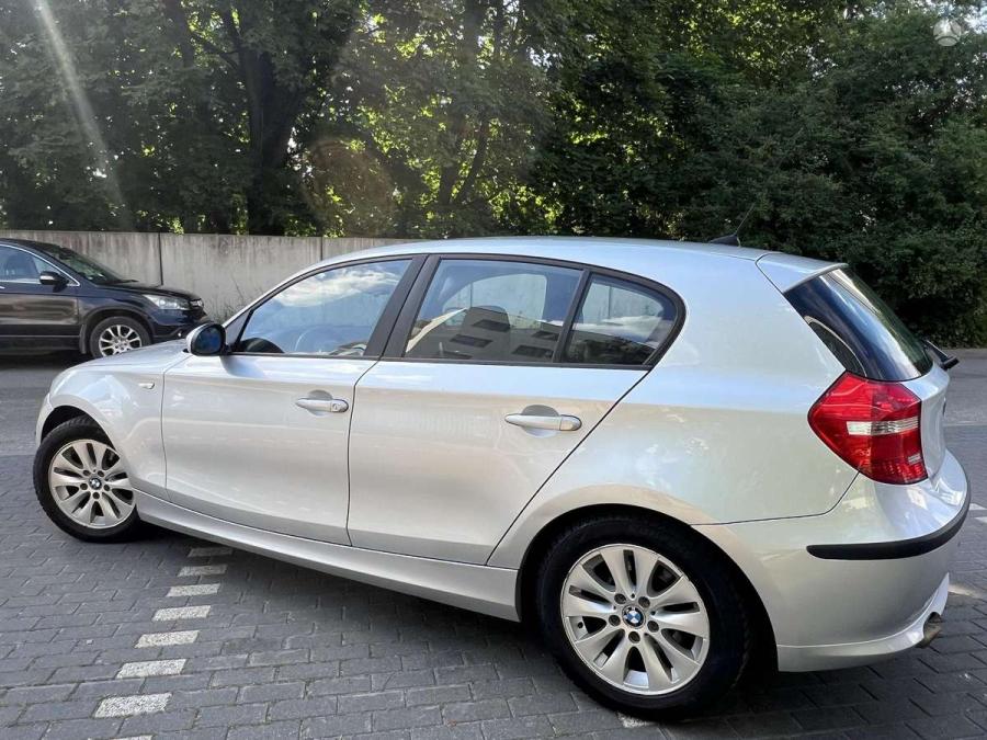Pelēks BMW 120 2008 Viļņa, ar dzinēja tilpumu 2.00 L un nobraukumu 250 tūkst. km par 2450 €, foto 3 vietnē AUTOMOTO.COM.LV