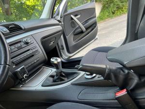 Pelēks BMW 120 2008 Viļņa, ar dzinēja tilpumu 2.00 L un nobraukumu 250 tūkst. km par 2450 €, foto 25 vietnē AUTOMOTO.COM.LV