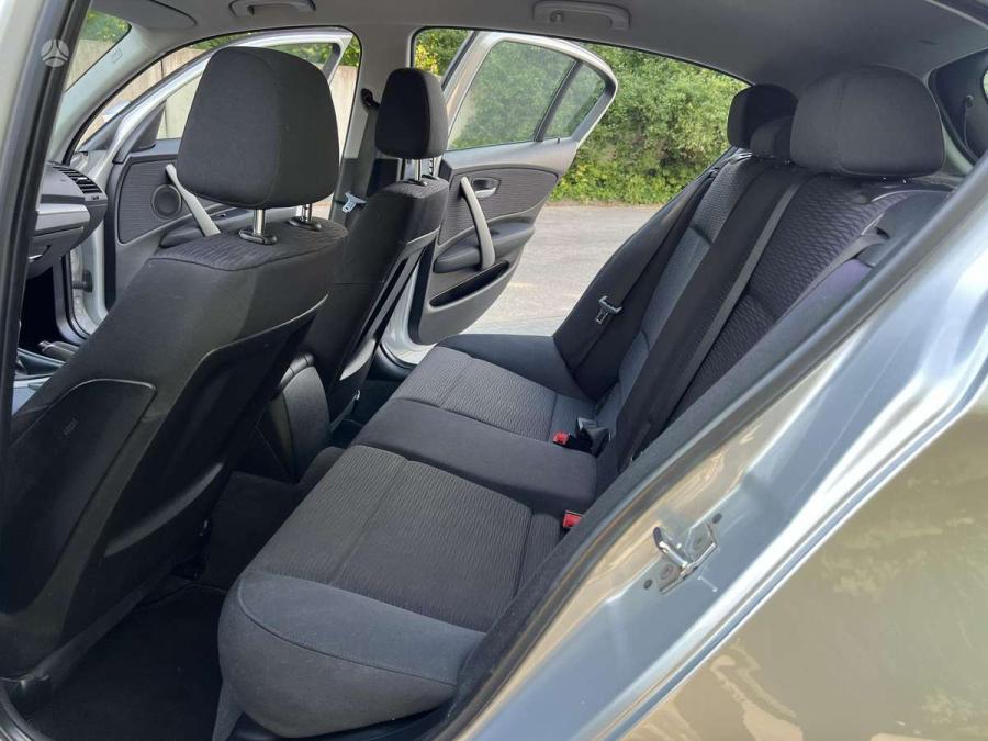 Pelēks BMW 120 2008 Viļņa, ar dzinēja tilpumu 2.00 L un nobraukumu 250 tūkst. km par 2450 €, foto 26 vietnē AUTOMOTO.COM.LV