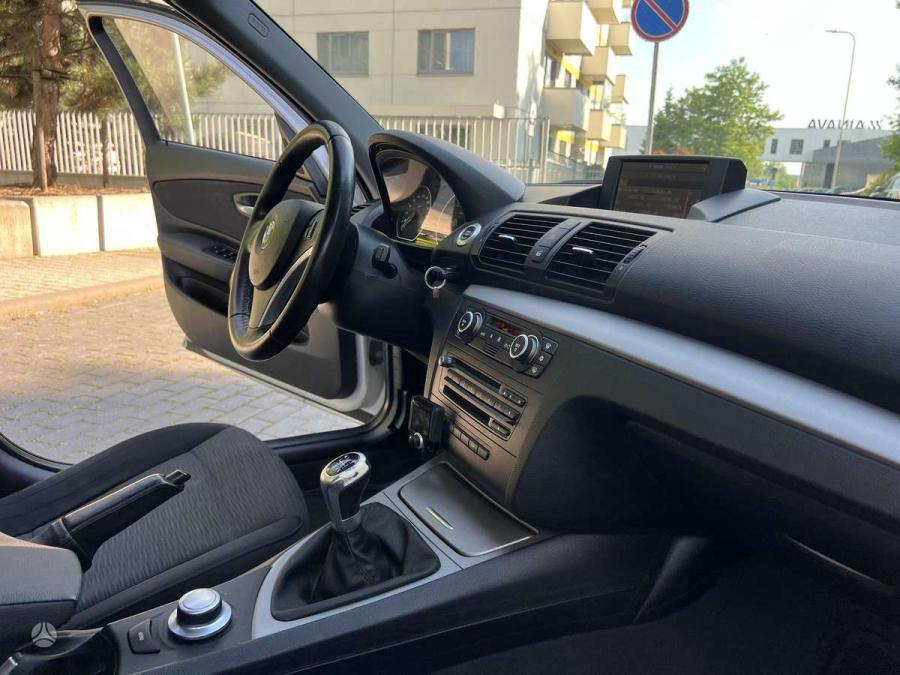 Pelēks BMW 120 2008 Viļņa, ar dzinēja tilpumu 2.00 L un nobraukumu 250 tūkst. km par 2450 €, foto 35 vietnē AUTOMOTO.COM.LV