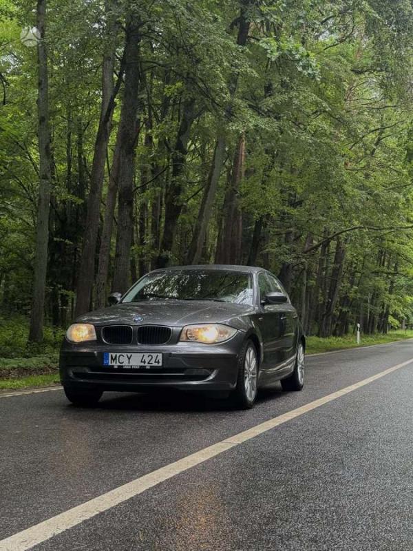 Grey BMW 120 2008 in Kaunas, with an engine capacity of 2.00 L and mileage of 278 thousand km for 4500 €, photo 1 on AUTOMOTO.COM.LV
