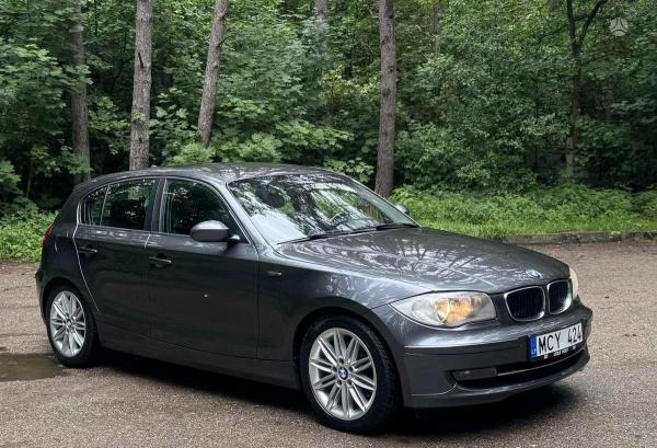 Grey BMW 120 2008 in Kaunas, with an engine capacity of 2.00 L and mileage of 278 thousand km for 4500 €, photo 3 on AUTOMOTO.COM.LV