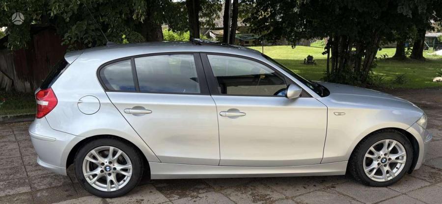 Grey BMW 120 2008 in Birstonas, with an engine capacity of 2.00 L and mileage of 271 thousand km for 3299 €, photo 10 on AUTOMOTO.COM.LV