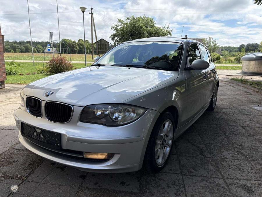 Grey BMW 120 2008 in Birstonas, with an engine capacity of 2.00 L and mileage of 271 thousand km for 3299 €, photo 13 on AUTOMOTO.COM.LV