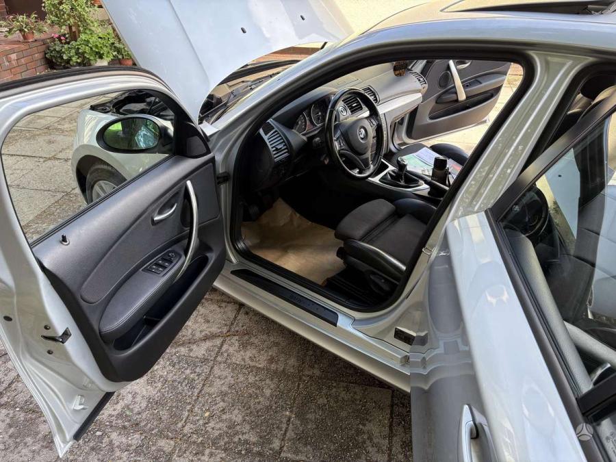Grey BMW 120 2008 in Birstonas, with an engine capacity of 2.00 L and mileage of 271 thousand km for 3299 €, photo 14 on AUTOMOTO.COM.LV