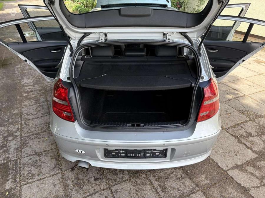 Grey BMW 120 2008 in Birstonas, with an engine capacity of 2.00 L and mileage of 271 thousand km for 3299 €, photo 20 on AUTOMOTO.COM.LV