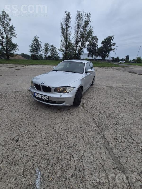 Pelēks BMW 120 2008 Liepāja, ar dzinēja tilpumu 2.00 L un nobraukumu 325 tūkst. km par 5000 €, foto 1 vietnē AUTOMOTO.COM.LV