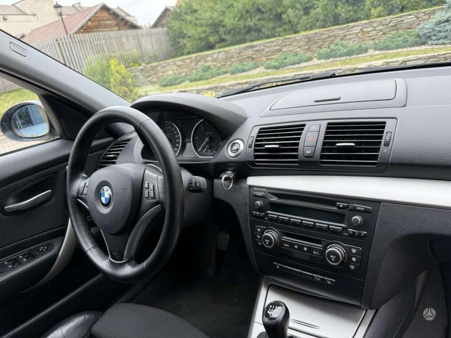 Pelēks BMW 120 2008 Kėdainiai, ar dzinēja tilpumu 2.00 L un nobraukumu 285 tūkst. km par 3700 €, foto 18 vietnē AUTOMOTO.COM.LV