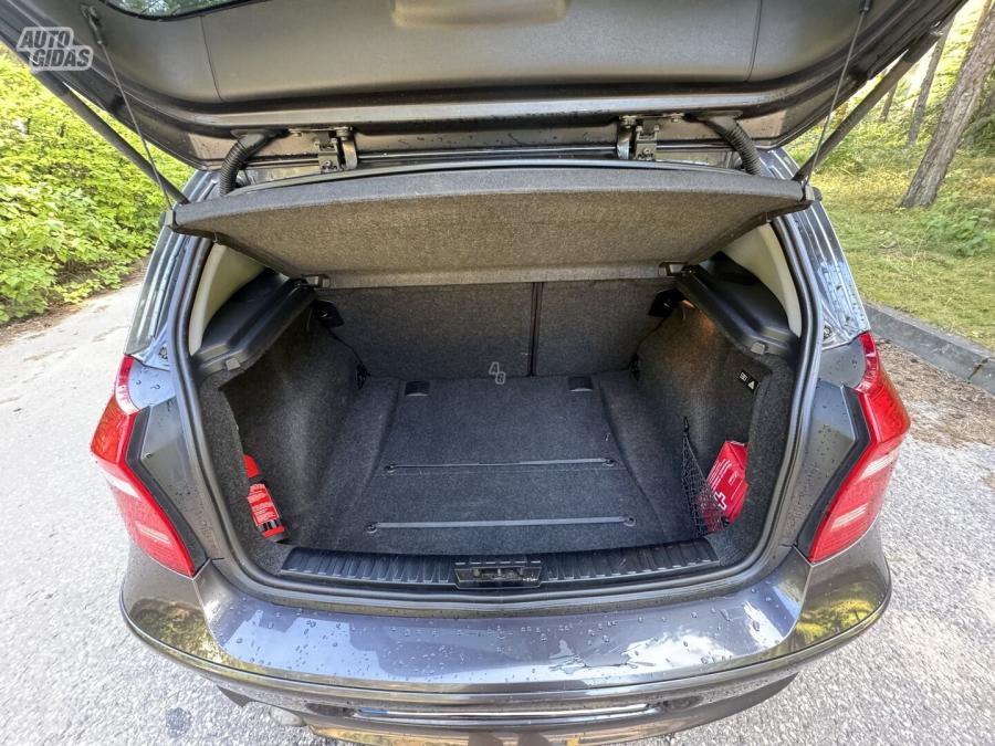 Pelēks BMW 120 2008 Kauņa, ar dzinēja tilpumu 2.00 L un nobraukumu 230 tūkst. km par 3850 €, foto 12 vietnē AUTOMOTO.COM.LV