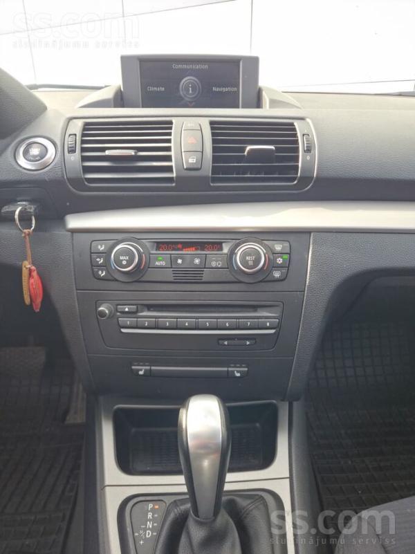 Grey BMW 120 2008 in Dobele, with an engine capacity of 2.00 L and mileage of 325 thousand km for 4250 €, photo 6 on AUTOMOTO.COM.LV