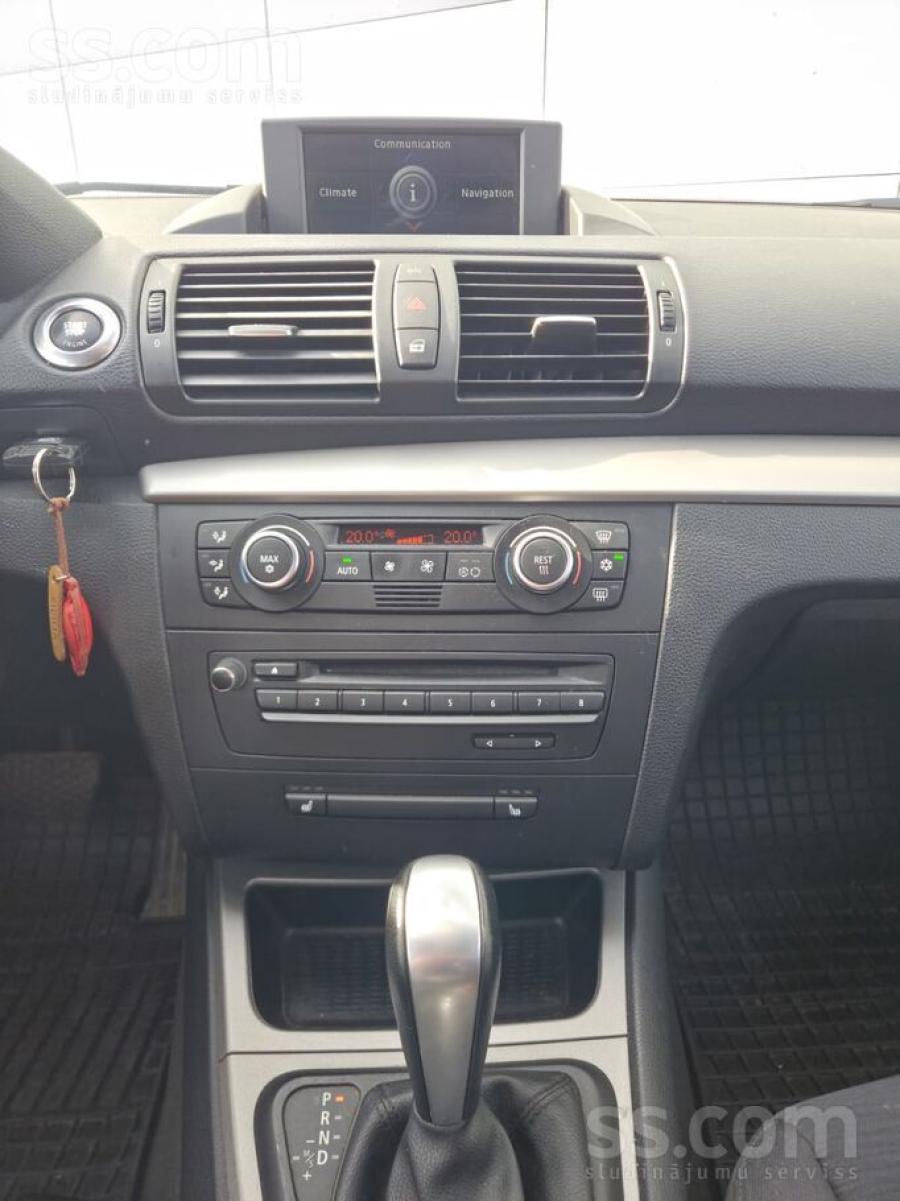 Grey BMW 120 2008 in Dobele, with an engine capacity of 2.00 L and mileage of 325 thousand km for 4250 €, photo 7 on AUTOMOTO.COM.LV