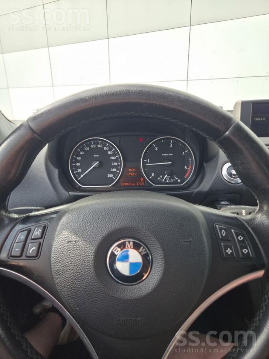 Grey BMW 120 2008 in Dobele, with an engine capacity of 2.00 L and mileage of 325 thousand km for 4250 €, photo 9 on AUTOMOTO.COM.LV