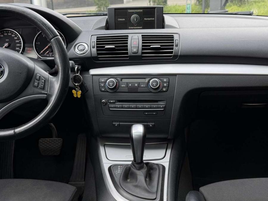 Pelēks BMW 120 2008 Viļņa, ar dzinēja tilpumu 2.00 L un nobraukumu 280 tūkst. km par 3300 €, foto 9 vietnē AUTOMOTO.COM.LV