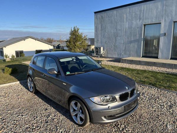 Grey BMW 120 2009 in Alytus, with an engine capacity of 2.00 L and mileage of 234 thousand km for 3800 €, photo 1 on AUTOMOTO.COM.LV