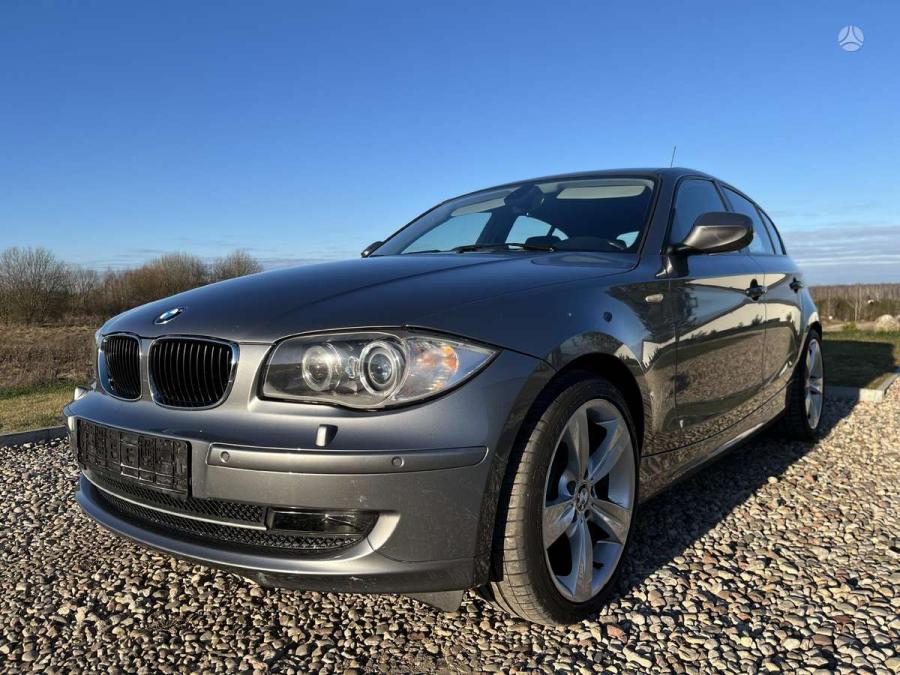 Pelēks BMW 120 2009 Alīta, ar dzinēja tilpumu 2.00 L un nobraukumu 234 tūkst. km par 3800 €, foto 5 vietnē AUTOMOTO.COM.LV