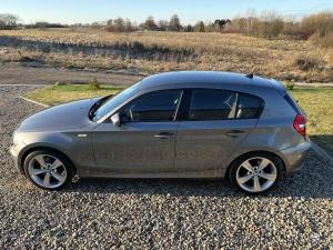 Pelēks BMW 120 2009 Alīta, ar dzinēja tilpumu 2.00 L un nobraukumu 234 tūkst. km par 3800 €, foto 6 vietnē AUTOMOTO.COM.LV