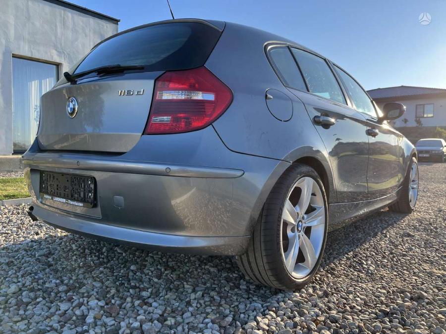 Pelēks BMW 120 2009 Alīta, ar dzinēja tilpumu 2.00 L un nobraukumu 234 tūkst. km par 3800 €, foto 13 vietnē AUTOMOTO.COM.LV