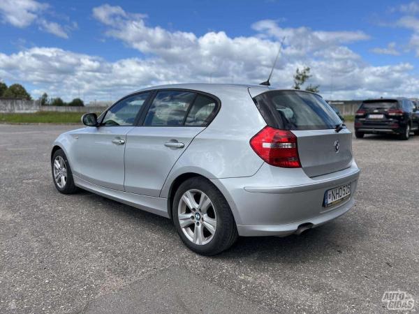 Pelēks BMW 120 2009 Šauļi, ar dzinēja tilpumu 2.00 L un nobraukumu 141 tūkst. km par 1650 €, foto 4 vietnē AUTOMOTO.COM.LV