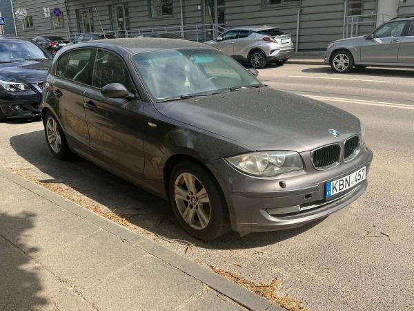 Grey BMW 120 2009 in Vilnius, with an engine capacity of 2.00 L and mileage of 180 thousand km for 850 €, photo 1 on AUTOMOTO.COM.LV